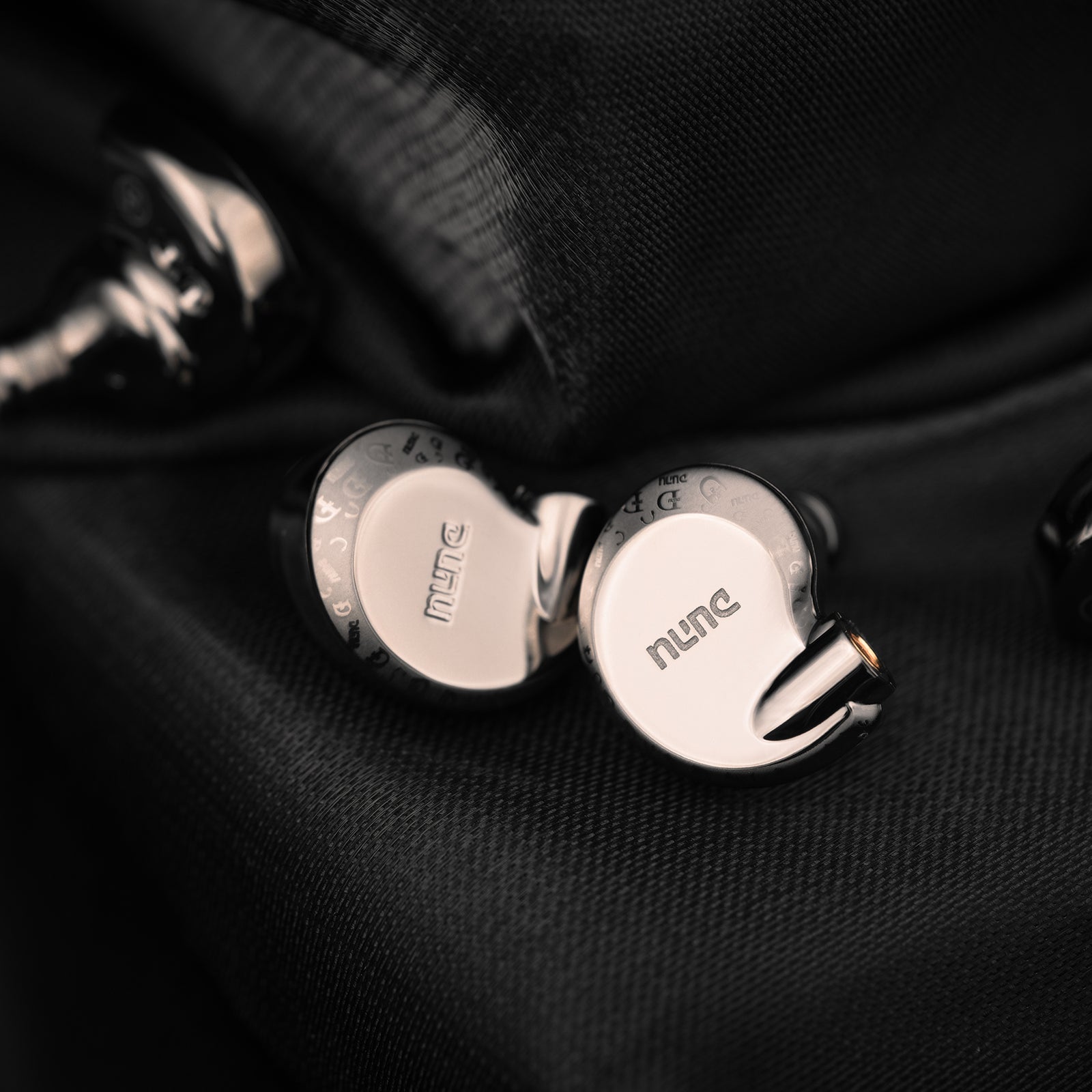 Home All products DUNU Falcon Ultra Dynamic In-Ear Earp...